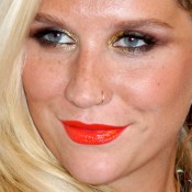 Kesha Makeup: & Black Lipstick, Silver Lipstick | Steal Her Style