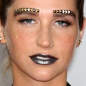 Kesha 'Die Young' Makeup: Purple Eyeshadow Look | Steal Her Style