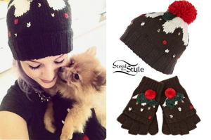 » Perrie Edwards: Christmas Hat And Gloves