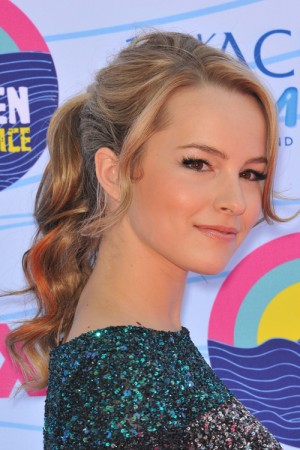 Bridgit Mendler Wavy Golden Blonde Ponytail Hairstyle | Steal Her Style