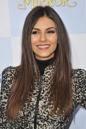 Victoria Justice Straight Medium Brown Angled Hairstyle | Steal Her Style