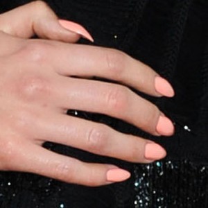 Jessie J Peach Nails | Steal Her Style