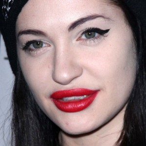 Jade Thirlwall Makeup: Black Eyeshadow, Bronze Eyeshadow & Mauve ...