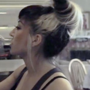 Allison Green Wavy Red Loose Waves Hairstyle | Steal Her Style