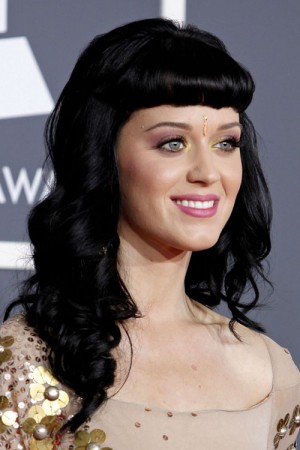 9 » Styles » Rolled Bangs