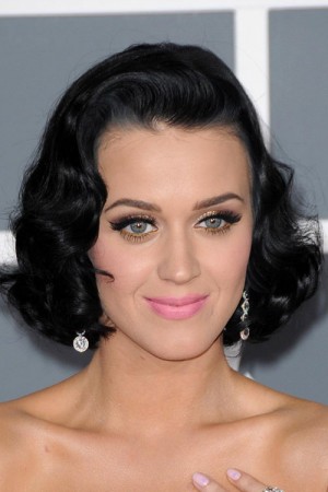 Katy Perry Wavy Black Bob Hairstyle | Steal Her Style