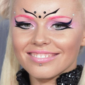 Kerli's Makeup Photos & Products | Steal Her Style