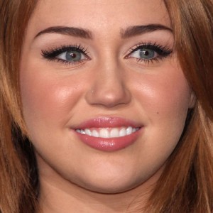Miley Cyrus Makeup: Bronze Eyeshadow & Bubblegum Pink Lipstick | Steal ...