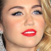 Miley Cyrus Makeup: Bronze Eyeshadow & Bubblegum Pink Lipstick | Steal ...