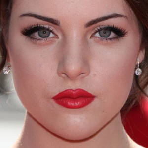 Elizabeth Gillies Makeup: & Red Lipstick | Steal Her Style