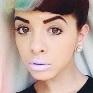 Melanie Martinez Makeup: White Eyeshadow & Burgundy Lipstick | Steal ...
