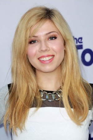 Jennette McCurdy Straight Golden Blonde Hairstyle | Steal Her Style