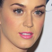 Katy Perry Makeup: Blue Eyeshadow, Charcoal Eyeshadow, Gold Eyeshadow ...