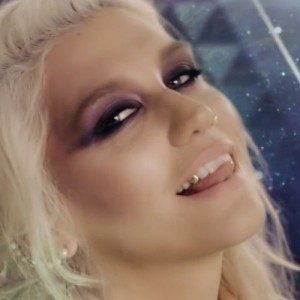 Kesha 'Die Young' Makeup: Purple Eyeshadow Look | Steal Her Style