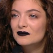 Lorde Makeup: Black Eyeshadow & Pale Pink Lipstick | Steal Her Style