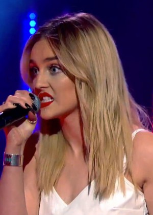 Perrie Edwards Straight Golden Blonde Choppy Layers Hairstyle | Steal ...