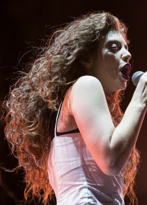 Lorde Curly Medium Brown Hairstyle | Steal Her Style