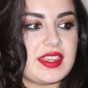 Charli XCX Makeup: Beige Eyeshadow, Black Eyeshadow, Gold Eyeshadow ...