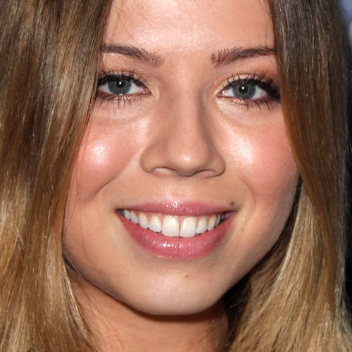 Jennette McCurdy Makeup: Charcoal Eyeshadow & Clear Lip Gloss | Steal ...