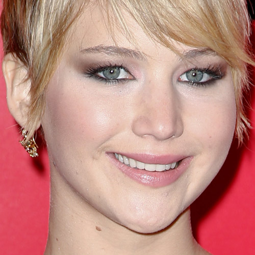 Jennifer Lawrence Makeup: Brown Eyeshadow, Gold Eyeshadow & Pink ...