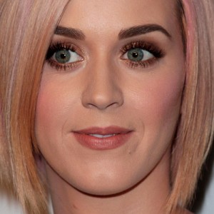 Katy Perry Makeup: & Bubblegum Pink Lipstick | Steal Her Style