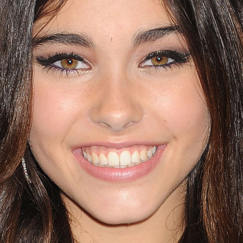 Madison Beer Makeup: Black Eyeshadow, Gold Eyeshadow & Hot Pink ...