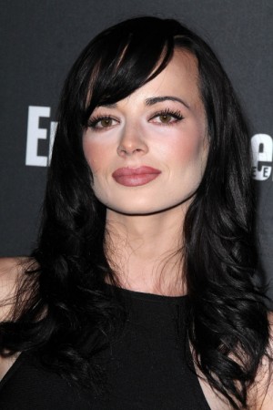 Ashley Rickards Hairstyles & Hair Colors | Steal Her Style