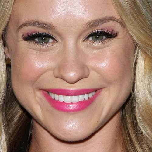 Becca Tobin Makeup: Black Eyeshadow, Pink Eyeshadow, Silver Eyeshadow ...