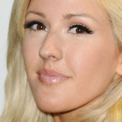 Ellie Goulding Makeup: Nude Eyeshadow & Pink Lip Gloss | Steal Her Style