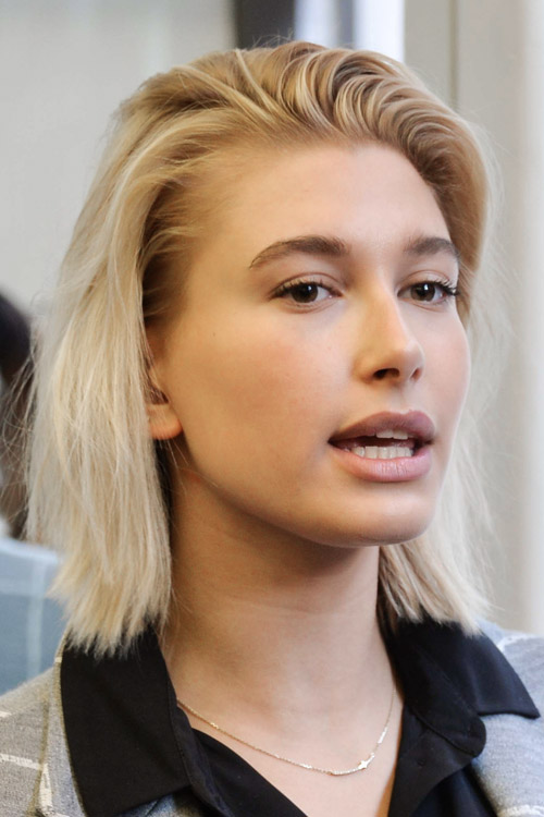 Hailey Baldwin Straight Golden Blonde Bob Hairstyle | Steal Her Style