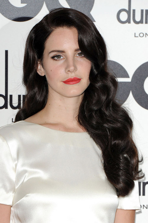 Lana Del Rey Wavy Dark Brown Barrel Curls, Faux Sidecut, Side Part ...