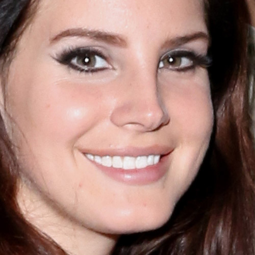 Lana Del Rey Makeup: Gold Eyeshadow, Taupe Eyeshadow & Burgundy ...