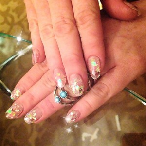 Lindsay Lohan Clear Glitter, Sequins Nails | Steal Her Style