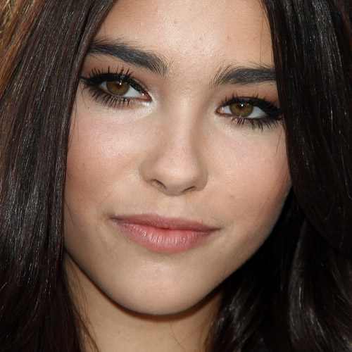 Madison Beer Makeup: Black Eyeshadow, Brown Eyeshadow & Pink Lipstick ...