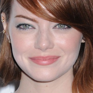 Emma Stone Makeup: Purple Eyeshadow & Pink Lip Gloss | Steal Her Style