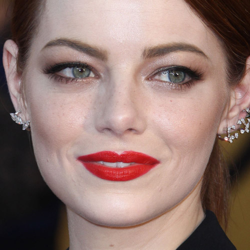 Emma Stone Makeup: Black Eyeshadow, Green Eyeshadow & Pink Lipstick ...