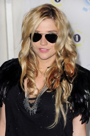 Kesha Curly Honey Blonde Barrel Curls, Dark Roots, Feather Extensions ...