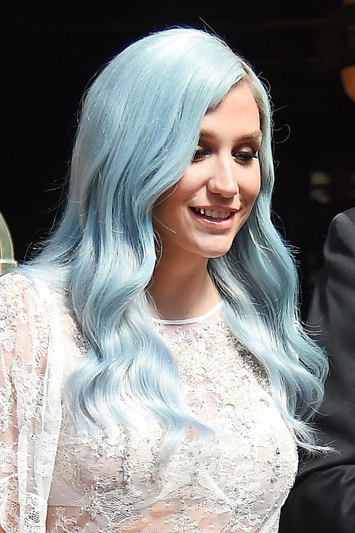 Kesha Wavy Blue Loose Waves, Uneven Color Hairstyle | Steal Her Style