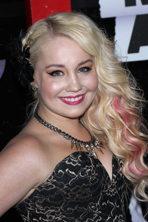 RaeLynn's Hairstyles & Hair Colors | Steal Her Style
