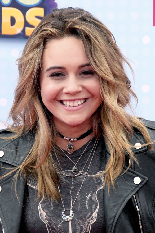 Bea Miller Wavy Medium Brown Messy Hairstyle | Steal Her Style