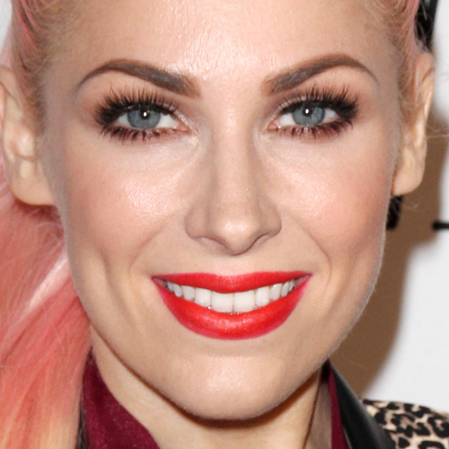 Bonnie McKee Makeup: Brown Eyeshadow, Silver Eyeshadow & Red Lipstick ...