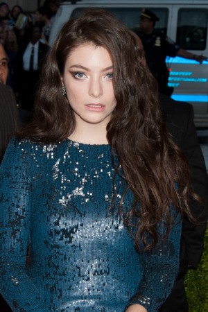 Lorde's Hairstyles & Hair Colors | Steal Her Style | Page 2