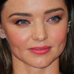 Miranda Kerr Makeup: Brown Eyeshadow, Silver Eyeshadow & Pink Lip Gloss ...