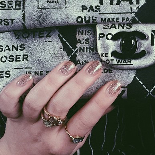Sabrina Carpenter Clear Glitter Nails | Steal Her Style