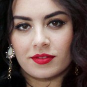 Charli XCX Makeup: Black Eyeshadow, Bronze Eyeshadow & Red Lipstick ...