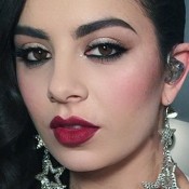 Charli XCX Makeup: Black Eyeshadow, Bronze Eyeshadow & Red Lipstick ...