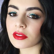 Charli XCX Makeup: Beige Eyeshadow, Black Eyeshadow, Gold Eyeshadow ...