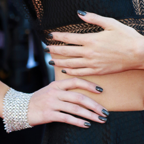 Kendall Jenner Light Pink Glitter Nails | Steal Her Style