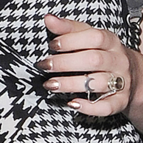 Lorde's Nail Polish & Nail Art | Steal Her Style