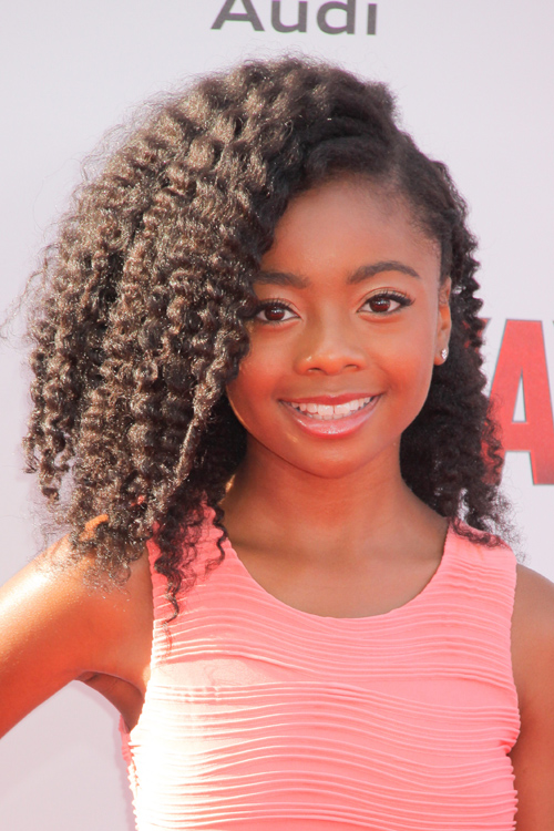 Skai Jackson Curly Dark Brown Afro, Faux Sidecut, Side Part Hairstyle ...